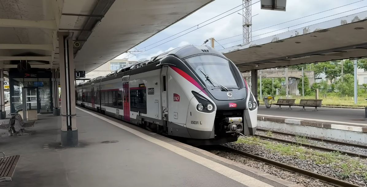France Tests Fully Autonomous Cargo Trains on High‑Speed Routes ...